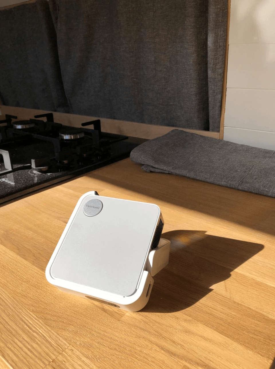 Van life campervan projector setup - nohma.com - Van Life Tips