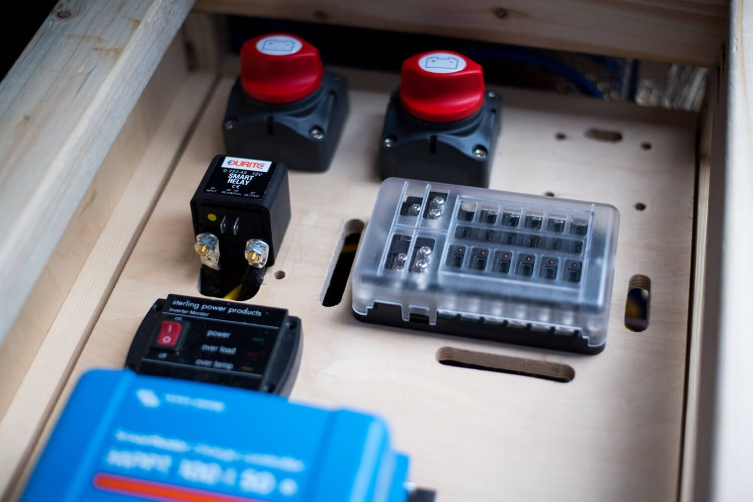 Split charge relay - do you need one for your campervan? - nohma.com ⚡