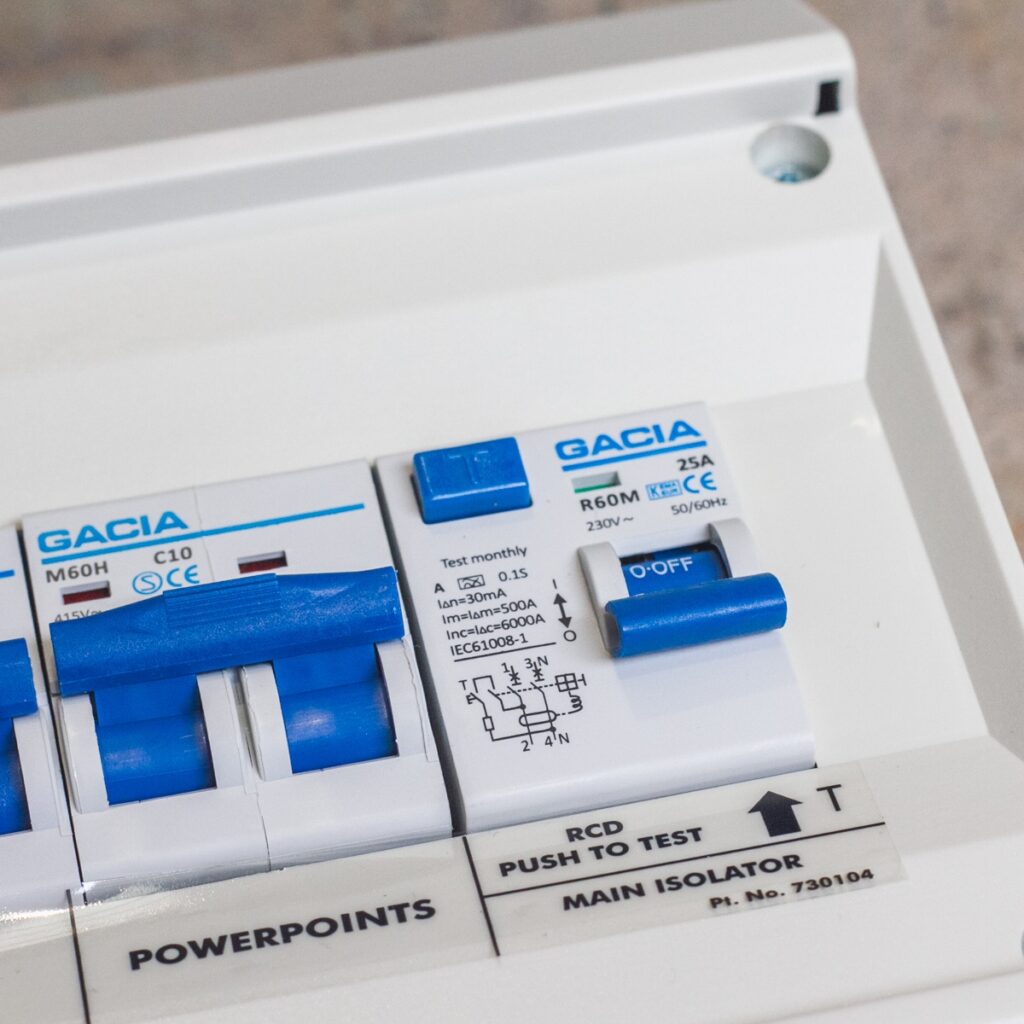 Consumer Unit - 25A RCD‚ 10A & 6A double pole MCB - nohma.com ⚡
