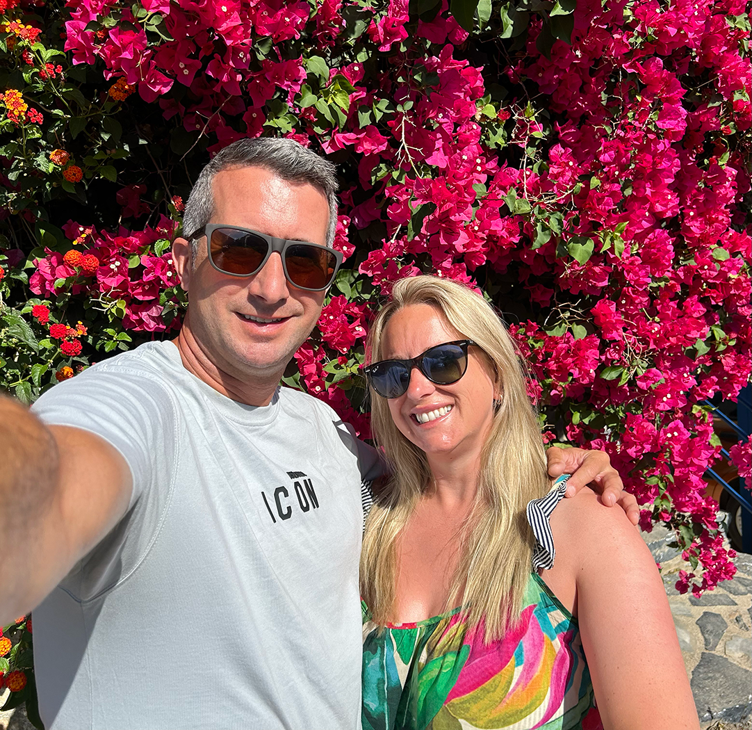 Sam, Hannah & Bonnie the dog - nohma.com ⚡